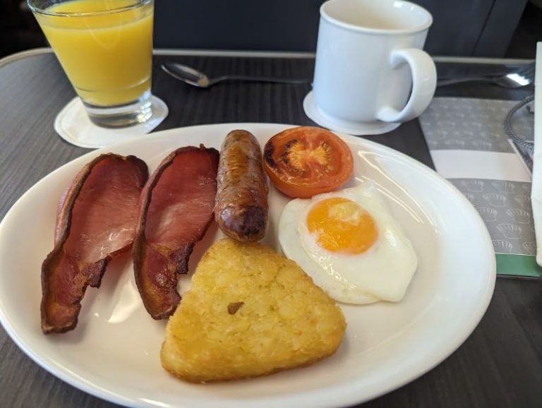 What do you get extra in First Class on LNER? LNER First Class Review ⋆ ...