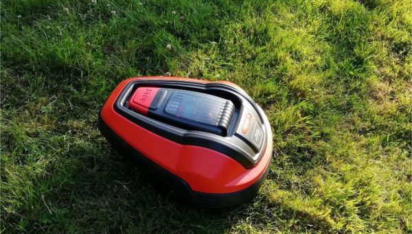 The Flymo 1200R Robotic Mower Review ⋆ Yorkshire Wonders