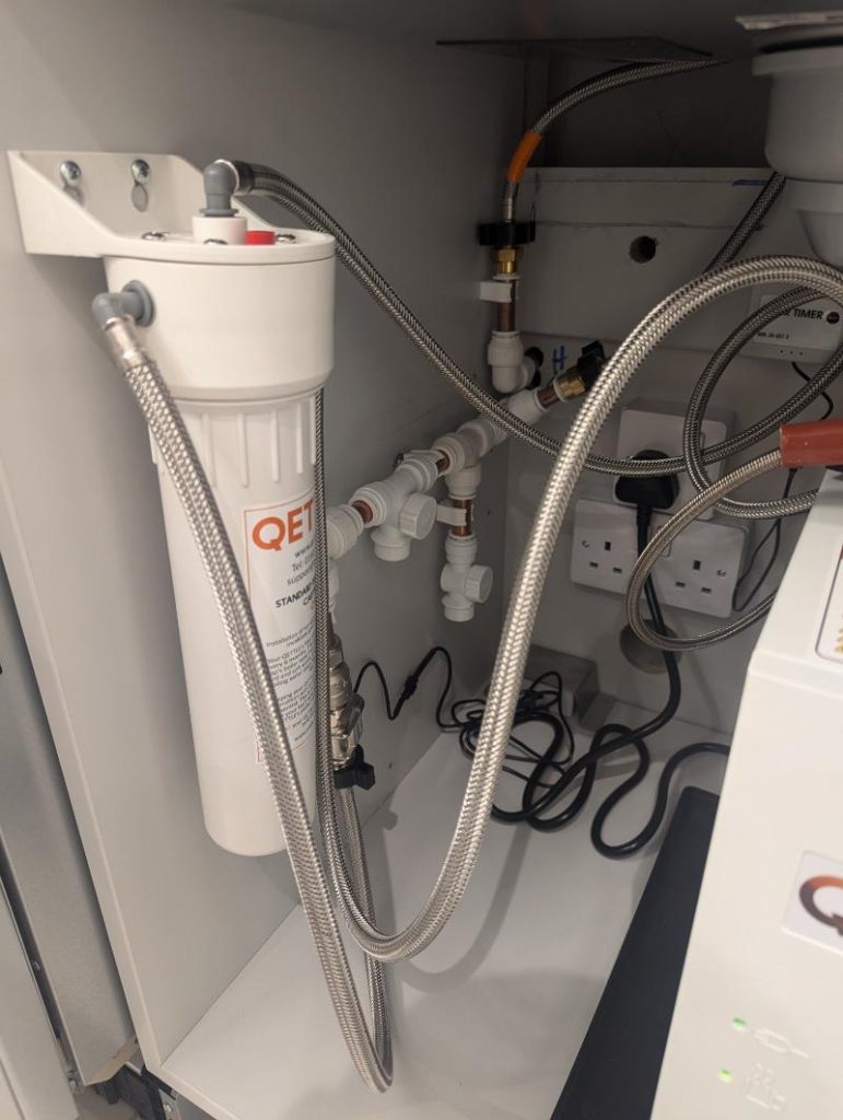 Installation and Review of the 4-in-1 Qettle 100°C Boiling Water Tap ⋆ ...
